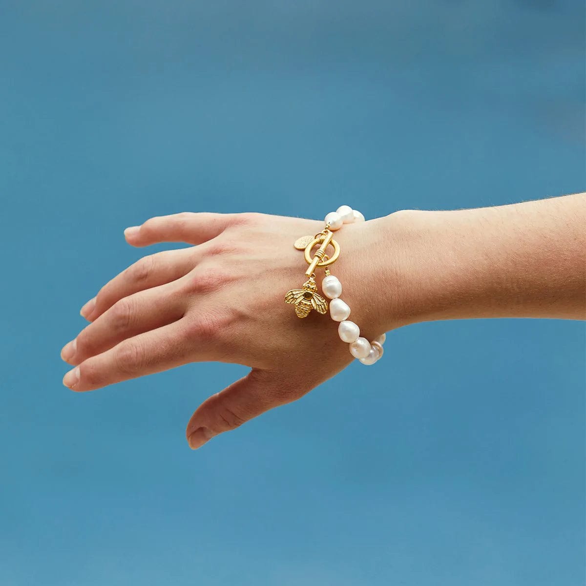 Susan Shaw Bee Pearl Toggle Bracelet – Carolina Girls